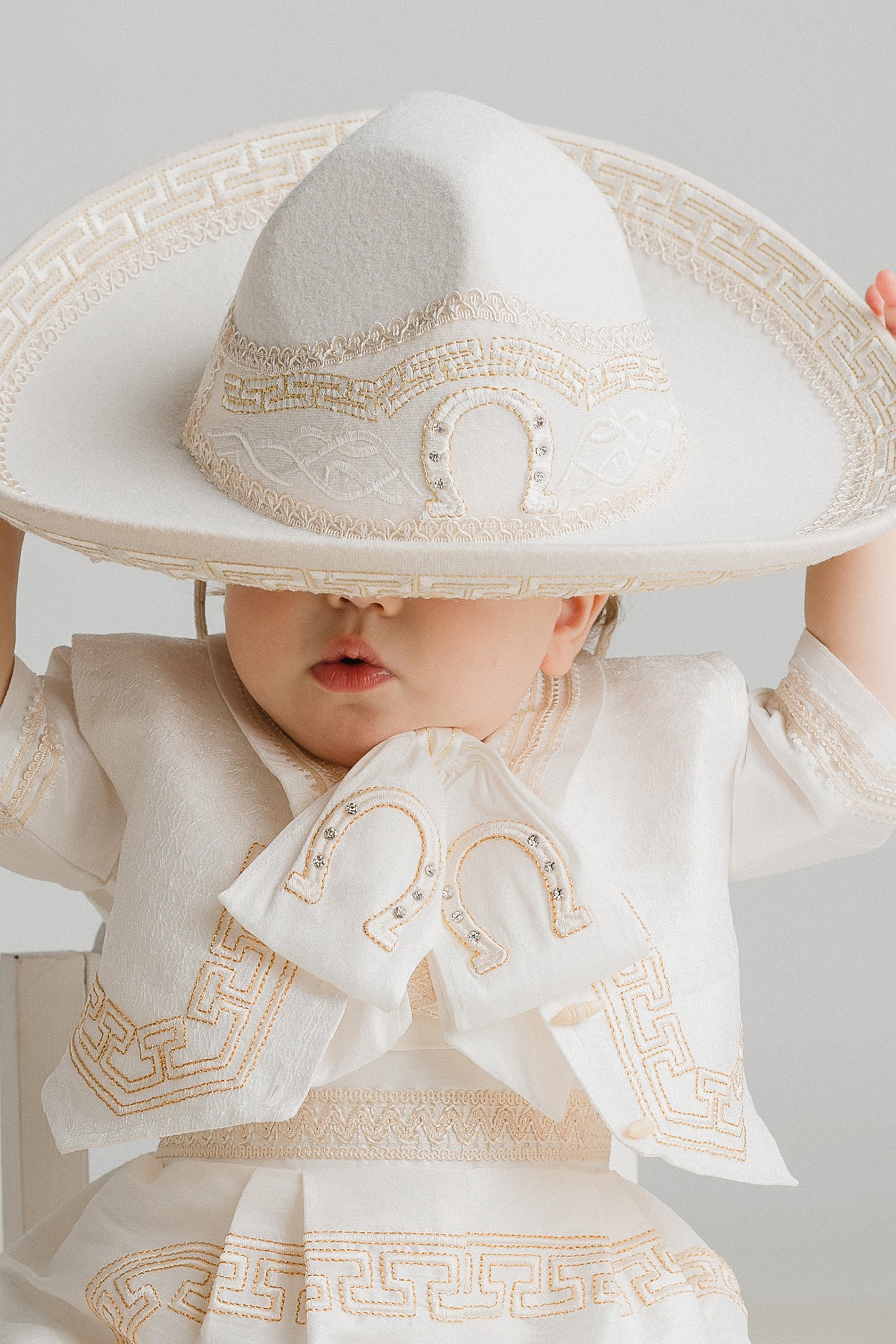 Ropon Para Bautizo de Niño estilo Charro Mexicano B035 – Burbvus