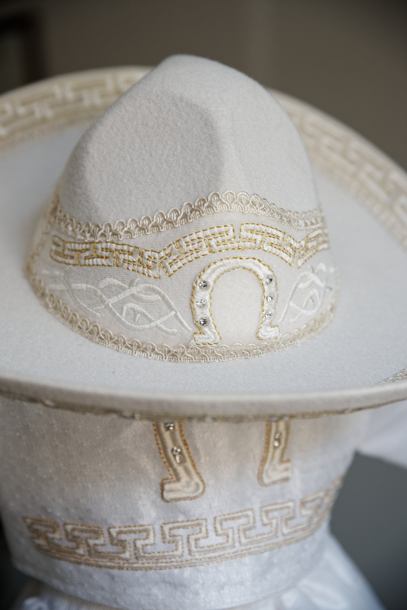 Ropon Para Bautizo de Niño estilo Charro Mexicano B035 – Burbvus